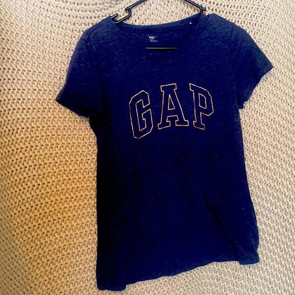 Tops | Medium Gap Tee | Poshmark